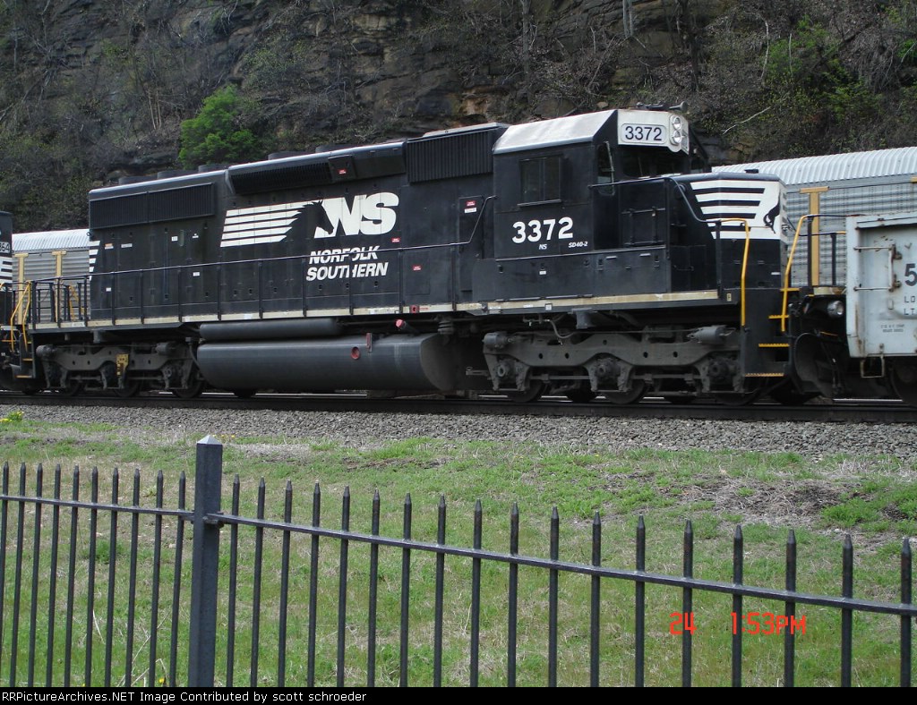 NS 3372 pushes an EB manifest around the curve